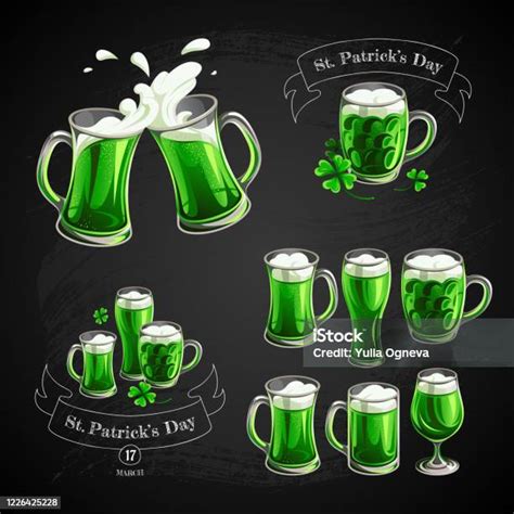 세인트 패트릭의 날 검은 색 배경에 녹색 맥주가있는 텍스트와 유리 토스트 머그잔이있는 그림 맥주 잔을 응원합니다 0명에 대한 스톡 벡터 아트 및 기타 이미지 Istock