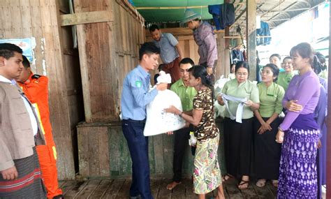 တနင်္သာရီမြို့နယ်၌ ရေဘေးသင့် ပြည်သူများအား ဆန်၊ ဆီ၊ ဆန်ဖိုးငွေ၊ ကြက်ဥမ