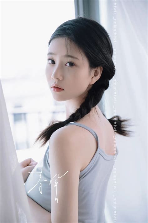 twitter美女模特年年的写真 鸿菇导航网