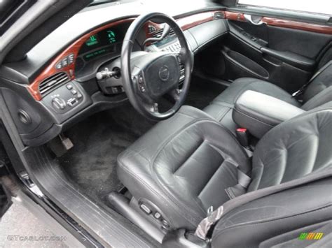 Black Interior 2002 Cadillac Deville Sedan Photo 45372652