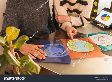지도 그리는 87073개가 넘는 로열티 프리 라이선스 대상 스톡 사진 Shutterstock