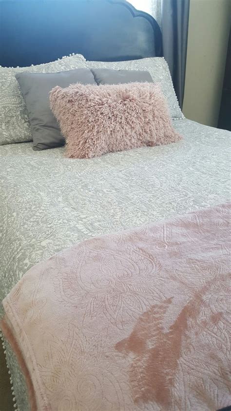 Pin By Pinner On The Love Nest Bed Pillows Bed Pillow Cases