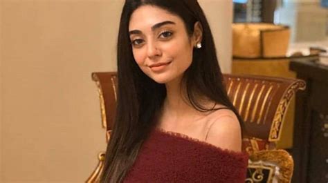 Celebrities React To Noor Zafar Khan Pic On A Giant Furry Chair Style Pk