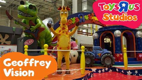 Geoffreys First Look At His Macys Parade Float Toys”r”us Youtube