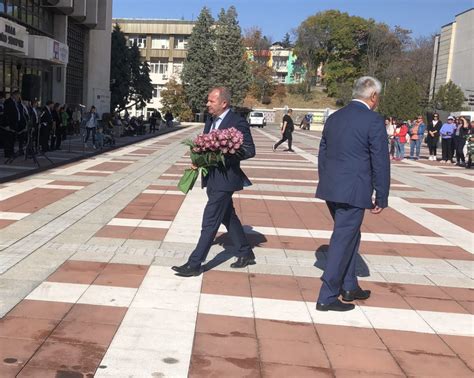 Председателят на Общински съвет Благоевград Радослав Тасков сведе глава пред делото на