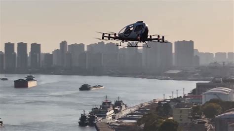 亿航智能：截至去年底eh216系列evtol航空器已完成超6万架次安全飞行