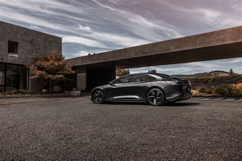 Lucid Motors Unveils Stealth Look Edition Of 1 050 Hp Ev Maxim