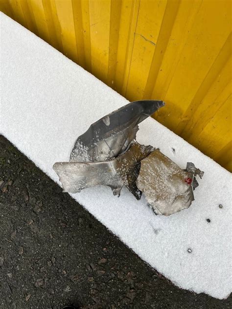 Не території одного з підприємств Київщини знайшли уламки збитої ракети ФОТО