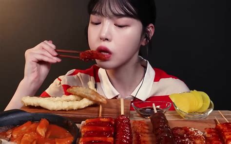 【boki 字幕版】香辣炒年糕搭配酥脆的炸物、调味饺子、炸鸡香肠吃播 隐居在温哥华 隐居在温哥华 哔哩哔哩视频