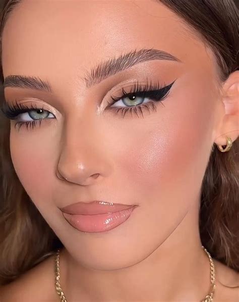 The Makeup Lovers On Instagram To Cut Crease Or No To Cut Crease It