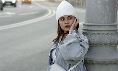 Who Is Jasmin Jaffar Reality Tv Star Slammed For Washing Feet In