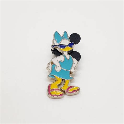 Daisy Duck At The Beach Disney Pin Disney Pin Collection Vintage Radar