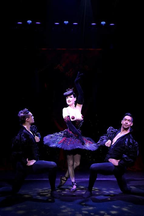 Burlesque Goddess Dita Von Teese Nude Topless And Sexy Pics Scandal