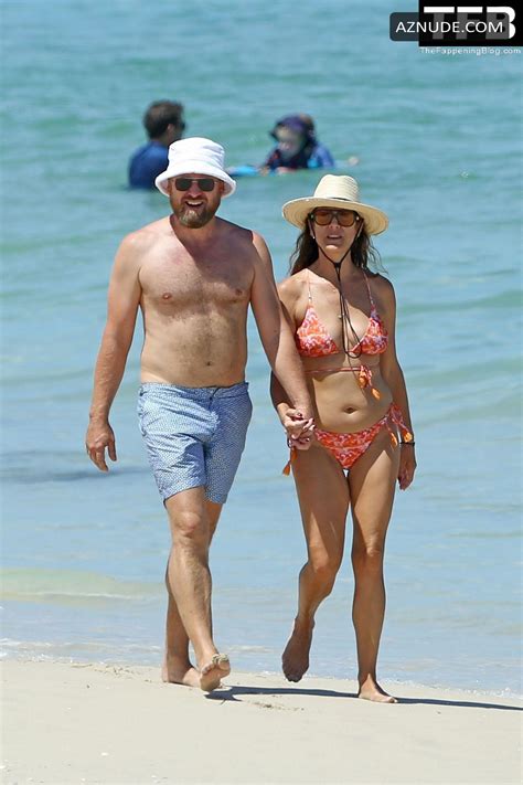 Kate Walsh Sexy Seen Flaunting Her Hot Body In A Bikini At The Beach Australia AZNude