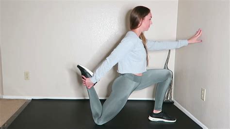 Wall Hip Flexor And Quad Stretch Youtube