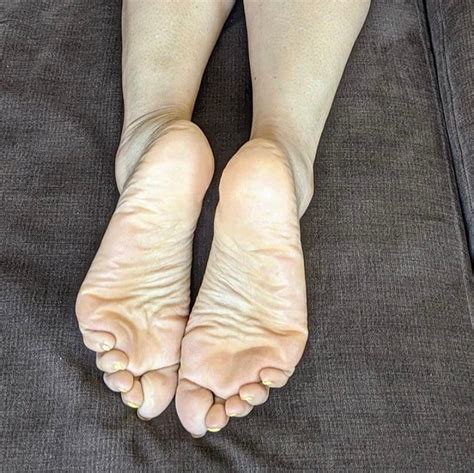 Wanna Splash On Those Wrinkled Asian Soles By Skimmm On Deviantart