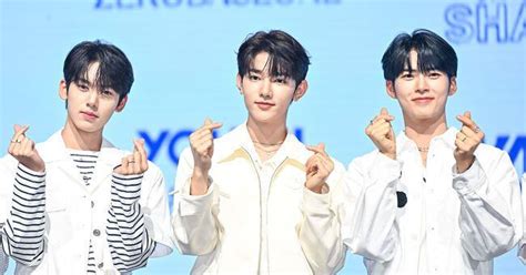 [사진]제로베이스원 한유진 장하오 성한빈 심쿵 하트 조선비즈