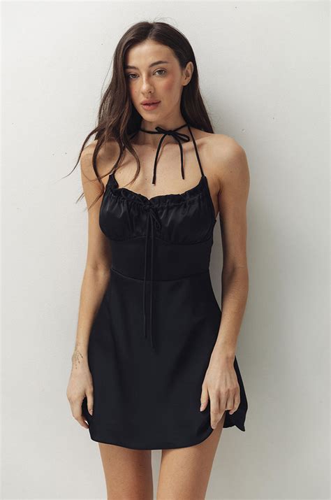 Сукня міді з широкими рукавами