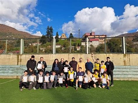 ძენწმანის საჯარო სკოლის მოსწავლეთა გუნდმა მინი ფეხბურთში მუნიციპალურ პირველობაზე წარმატებით