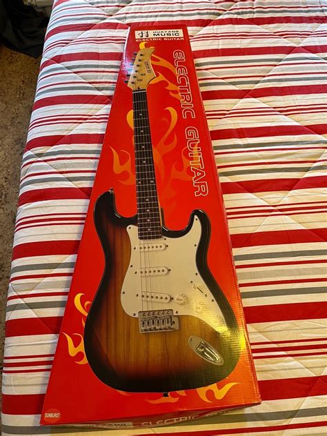 Se Produkter Som Liknar Elgitarr På Tradera 673877932