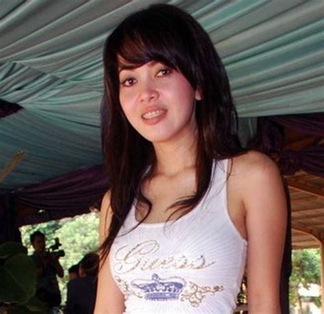 Hot Indo Artis Syahrini