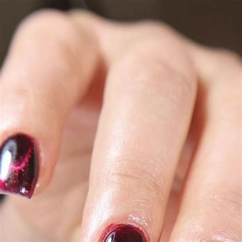 ‎خدمات تخصصی ناخن هانیه هادی👤‎ On Instagram‎ ابنباتی قرمز 🤤♥️