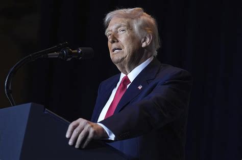 Judge Temporarily Blocks Trumps Exit Plan For Federal Employees