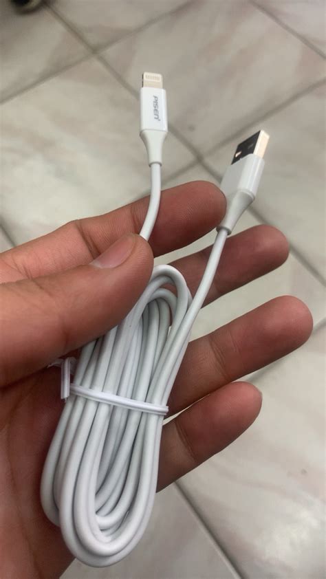 苹果电源线断了怎么接 苹果接头断了要怎么接 苹果充电线接头断了 大山谷图库