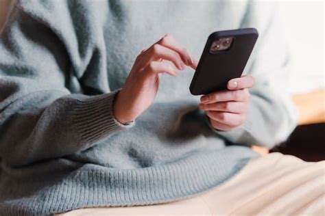 How To Find Hidden Cameras In Airbnb Full Guide