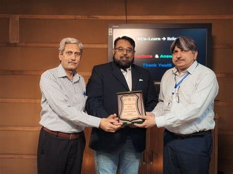 Databasemigration Knowledgesharing Aws Azure Oracle Industrylecture Hafiz Abdul Mannan