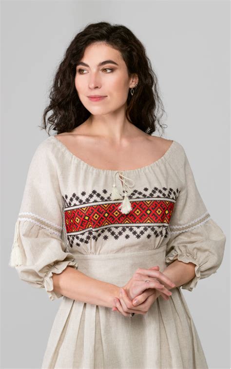 Плаття вишиванка максі бежеве Борщівські візерунки купити в інтернет