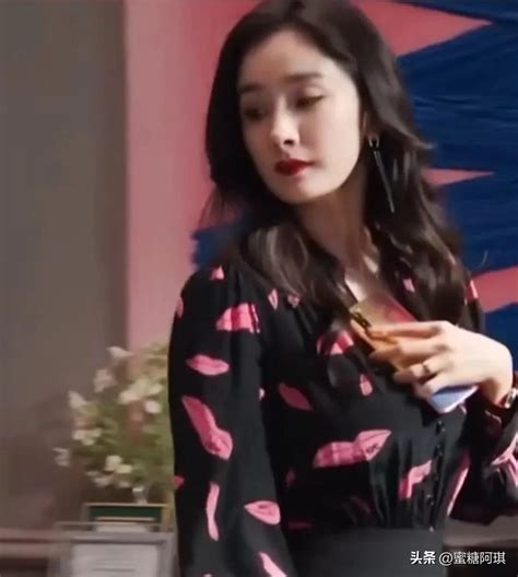 I Was Stunned Yang Mi Changed Sets Of Clothes In Episodes Of The New Drama She Looked