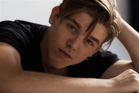 Picture Of Sean Ryan Fox In General Pictures Sean Ryan Fox 1586395082