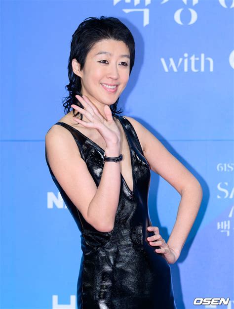 카리나 큰 일 했네 홍진경도 정치색 논란 빨간 옷 꽉 찬 SNS Oh 쎈 이슈 OSEN
