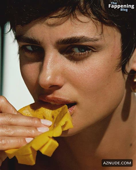 Taylor Hill Sexy And Nude Posing Her Sensational Bikini Body In A