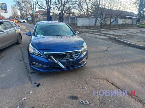 Перед світлофором у Миколаєві «Хюндай врізався у «Рено Читайте на Ukr Net