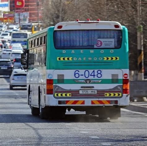 Инфо Нэг эгч автобусанд суув Нэлээн хэдэн буудал явсны дараа хүү нь суув Зогсоо чөлөөгүй юм