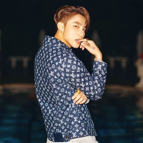 Vietnamese Star Sơn Tùng M Tp To Host Việt Nam Tour