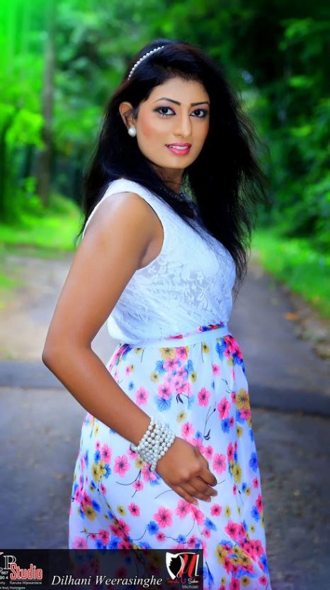 දිල්හානි වීරසිංහ ගේ Hot ඡයාරූප 🥵😍😘🍒🍑🥒 Elakiri