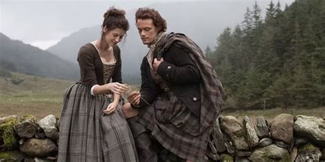 Jamie Y Claire Outlander Jamie And Claire Fraser Outlander Wedding