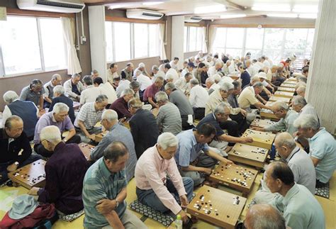 豊橋市で高齢者囲碁将棋大会 東日新聞