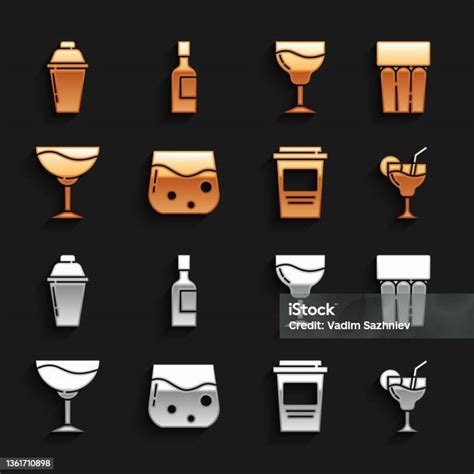 위스키 한 잔을 물 칵테일 커피 컵 와인 잔 셰이커 및 샴페인 병 아이콘으로 설정합니다 벡터 바텐더에 대한 스톡 벡터 아트 및