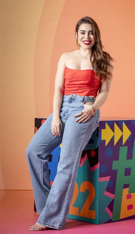 Naiara Azevedos Feet