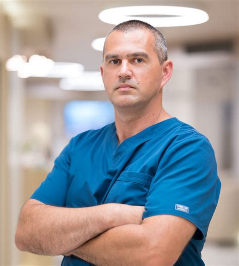 Екип дерматология Клиника Д р Костов