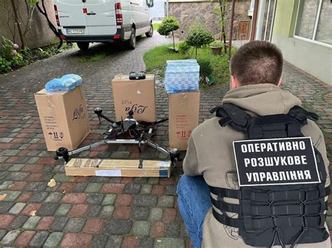 Закарпатські прикордонники вилучили у контрабандистів дрон та безакцизні цигарки Закарпаття 24