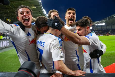 Leeds United To Win League By 10 Points As Efl Expert Highlights