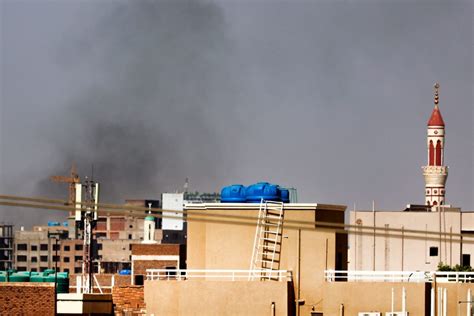 Special Forces Evacuate Us Embassy Staff From Sudans Capital Pbs News