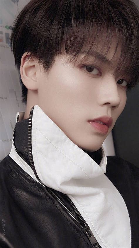Lin Yanjun 남자