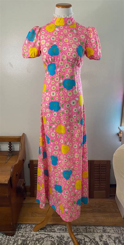 Vintage Flower Power Gem