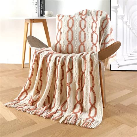Plaid Tricoté à Franges Et Motif Géométrique Mon Coin Maison